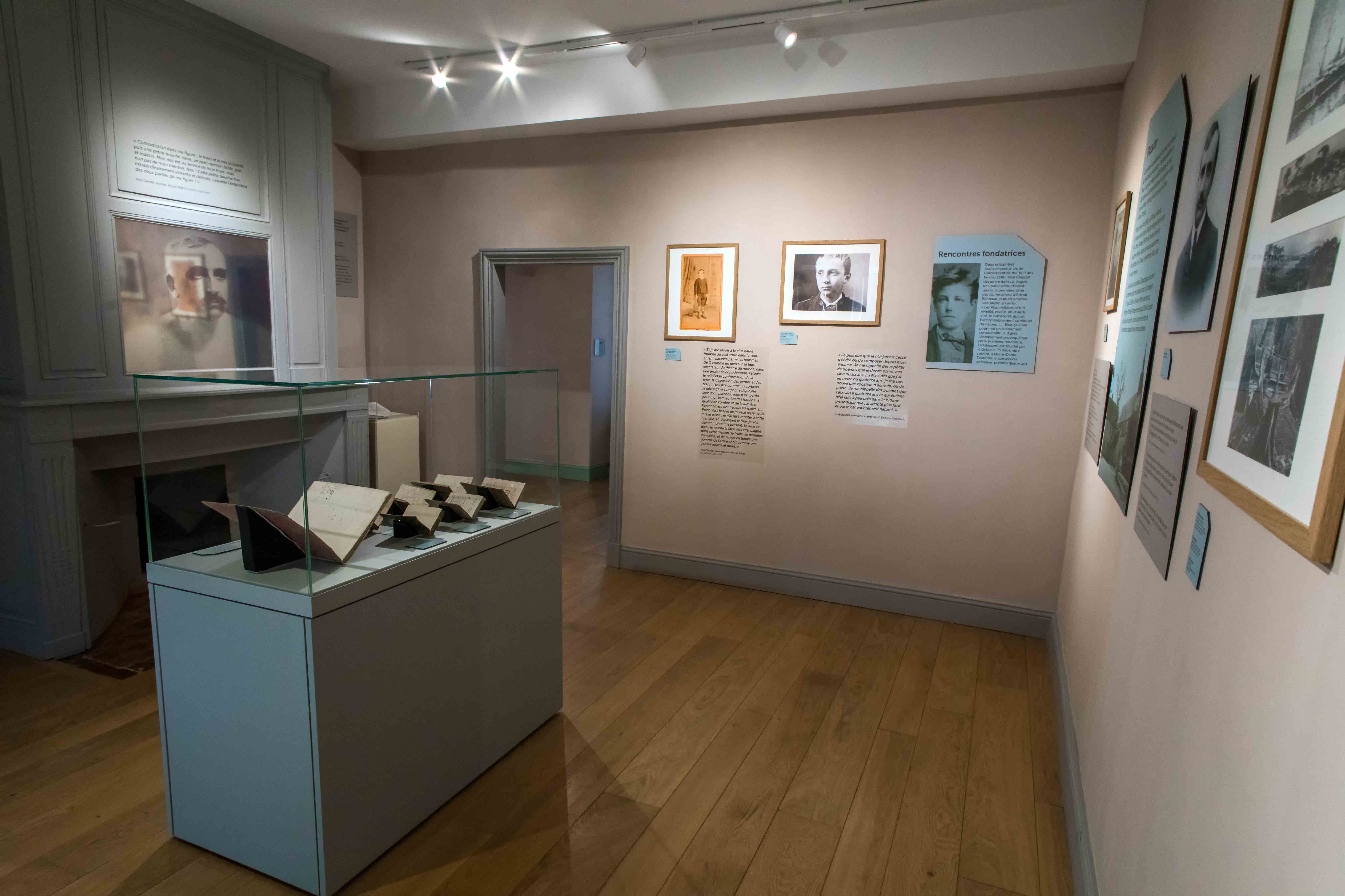 Vitrines patrimoniales sur mesure - Conception et fabrication de ...